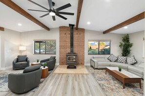 Scenic West Sedona Escape with Thunder Mtn Views Reviews, Deals ...