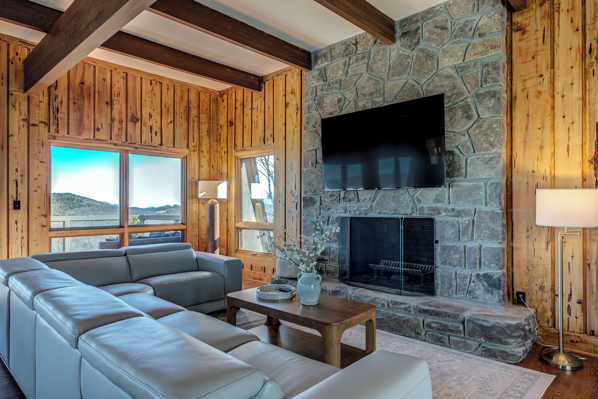 Luxury Beech Mountain Chalet  Views  Hot Tub  Sauna  Game Loft  Sleeps 20 - Beech Mountain, NC