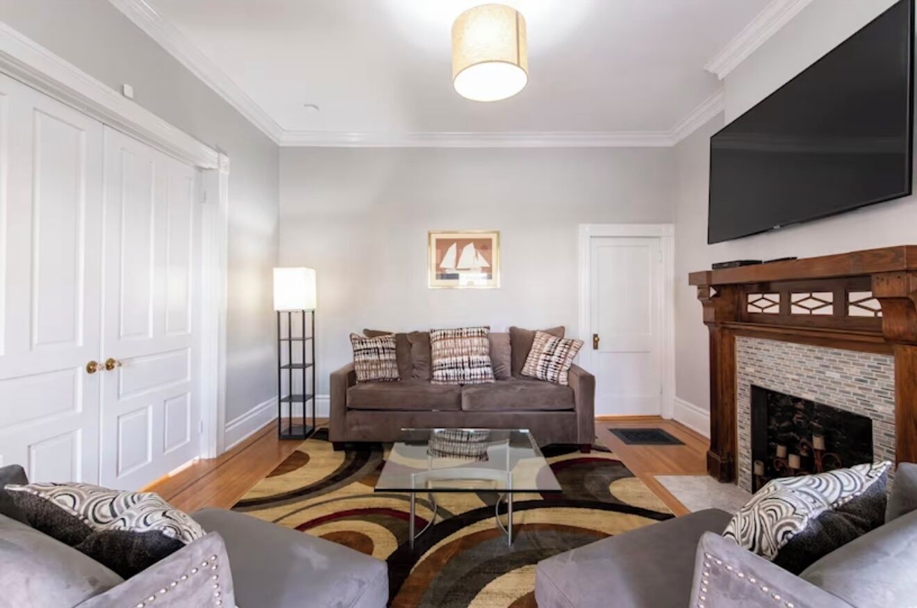 Cozy Elegant Bungalow On Bardstown Rd-nulu - Louisville, KY