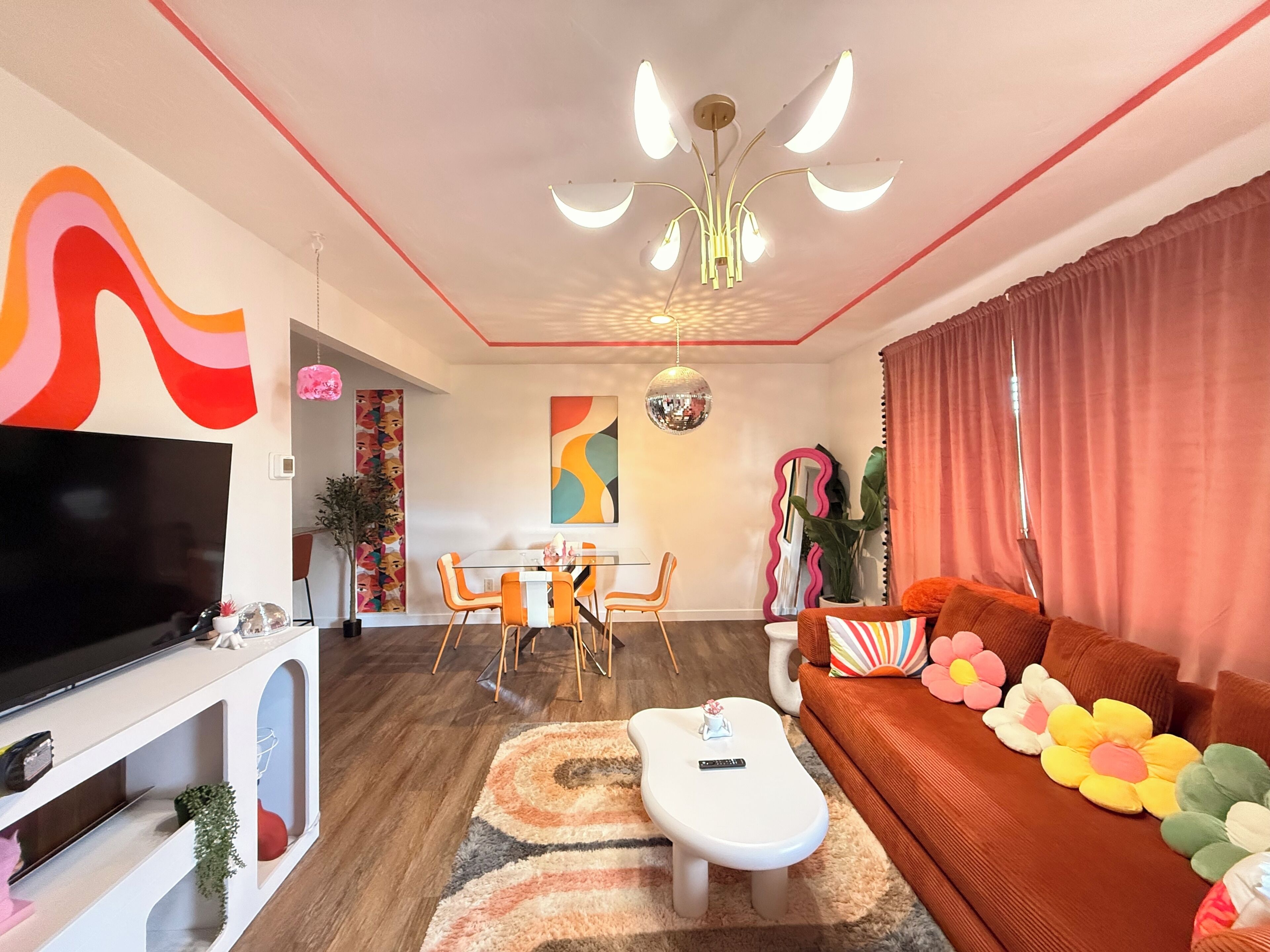 The Disco Den Prime Location. Mins To Amenities - Vancouver, WA