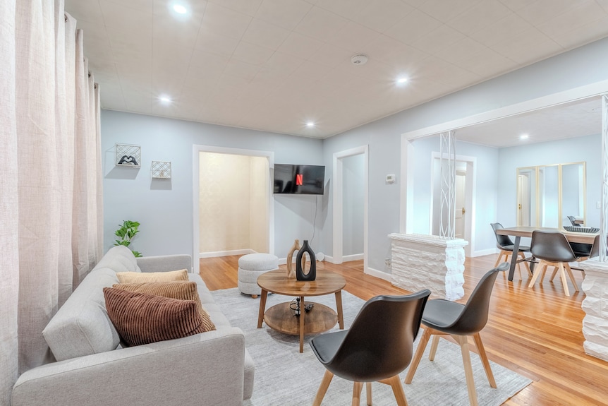 Cozy 3bd 1ba Near Beach T-10 Min From Boston - Revere, MA