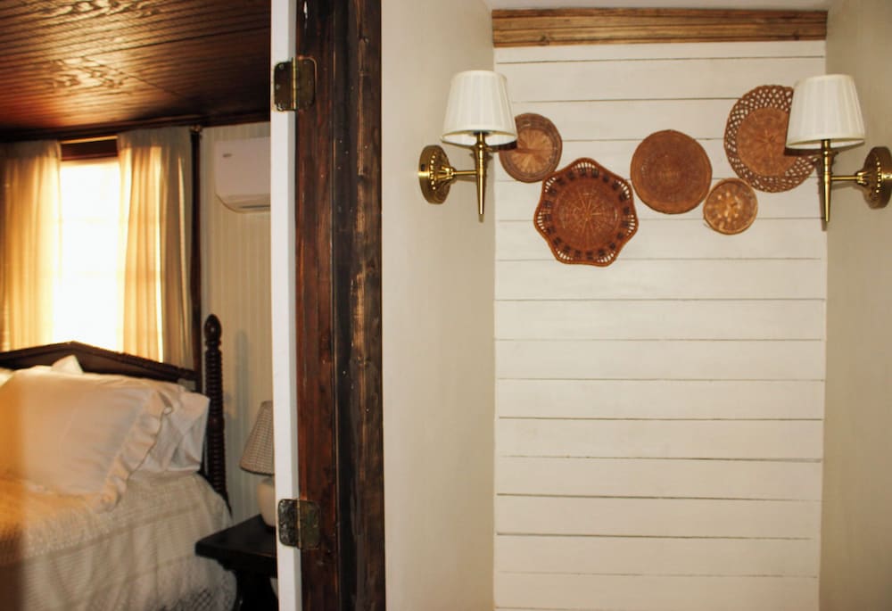 Serene French Country Cottage in Downtown Arcadia Reviews, Deals ...