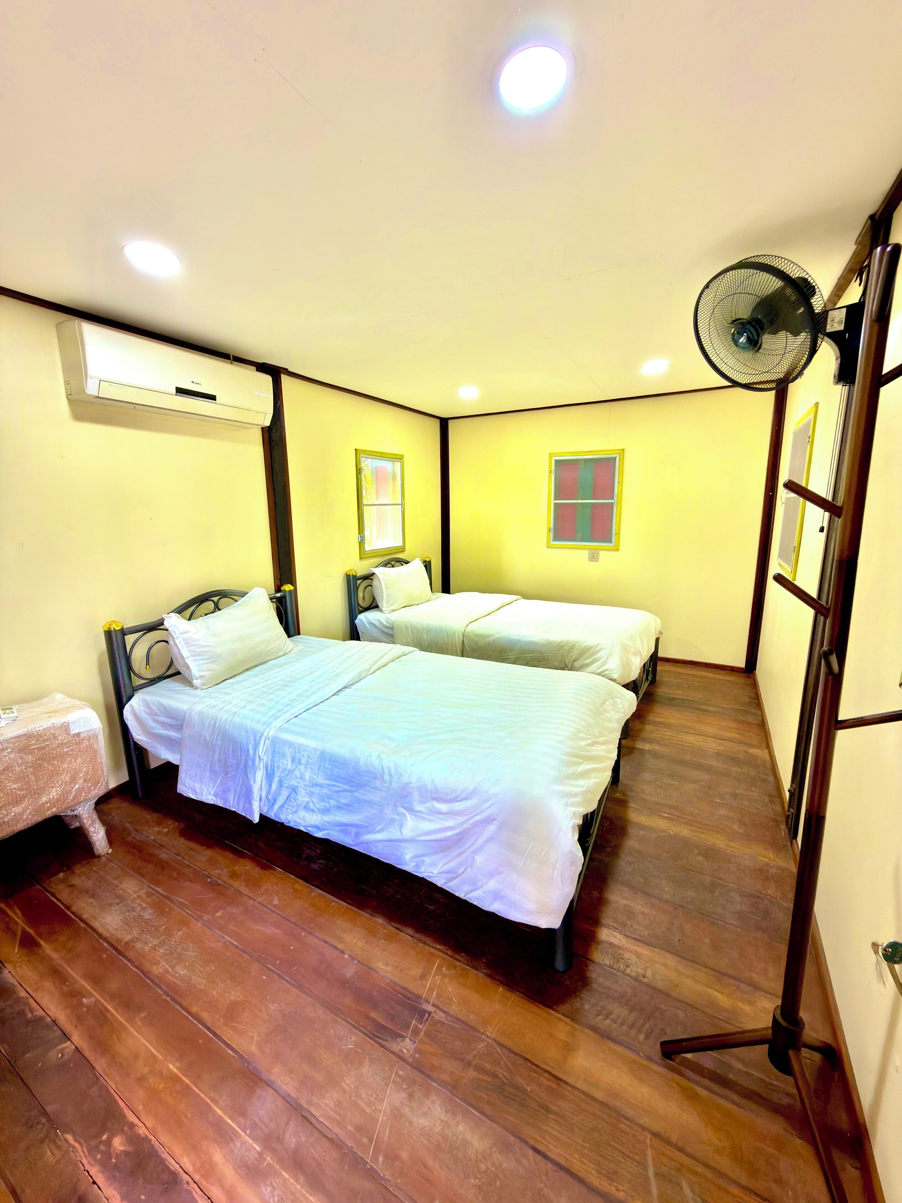 Quarto Duplo, vista para o jardim | Ferro/tábua de engomar, Wi-fi grátis 