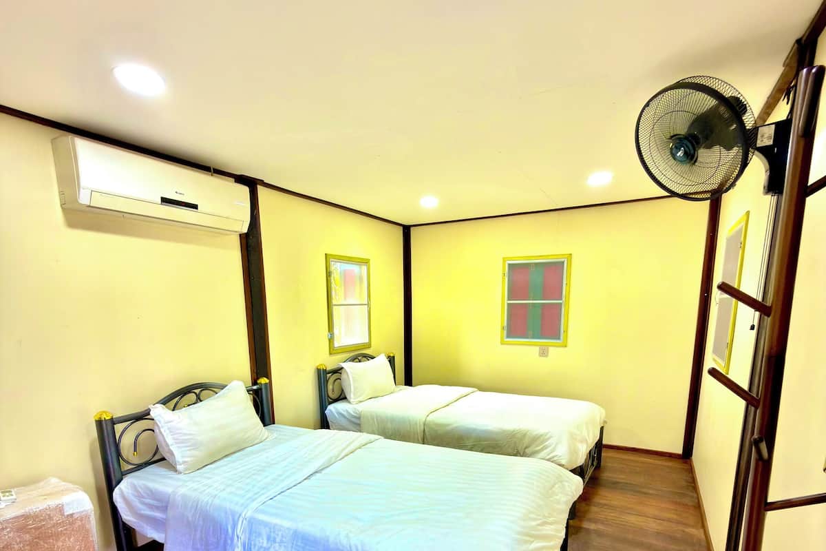 Quarto Duplo, vista para o jardim | Ferro/tábua de engomar, Wi-fi grátis