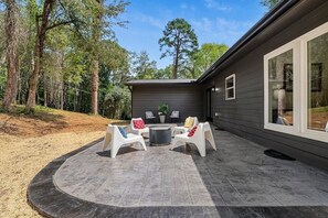 Modern Woodland Escape - Game Room + Grill Reviews, Deals & Photos 2026 ...