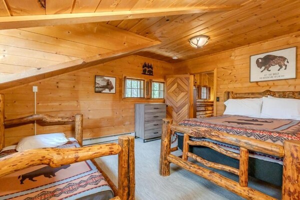 The Moose Bunkhouse - West Yellowstone, MT