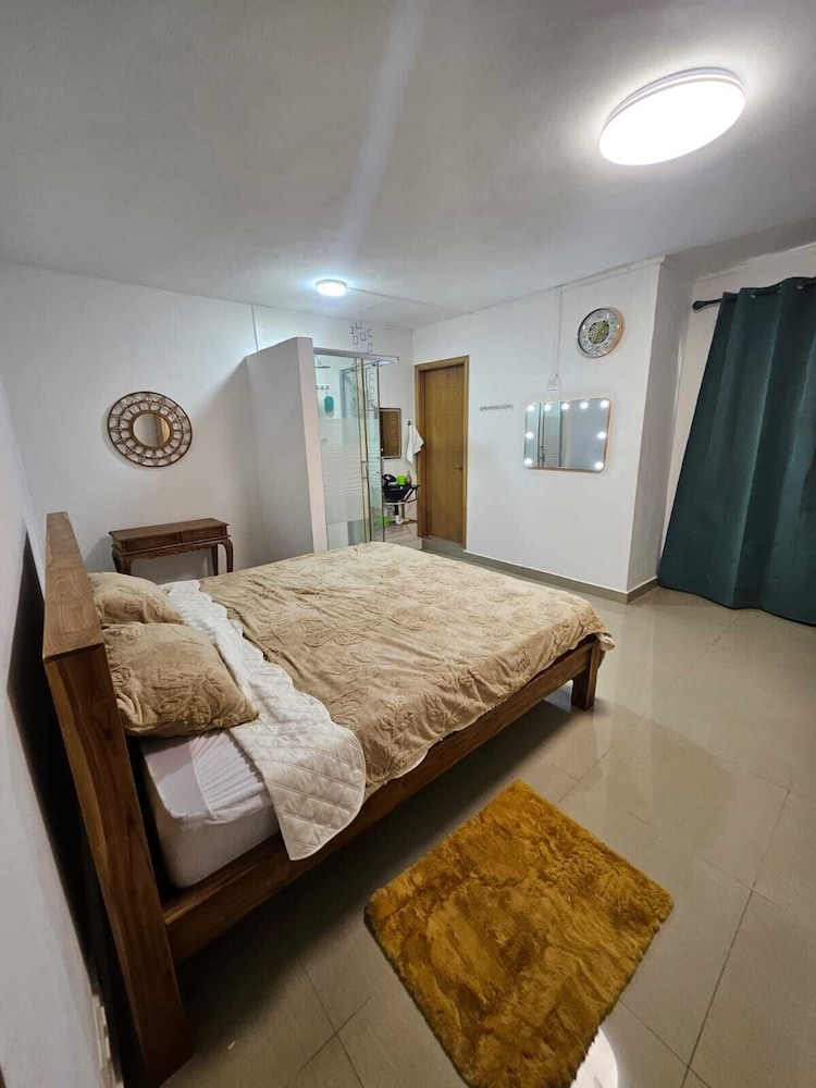 Spacious 3-bedroom apartment with fitness room and AC in fantastic Flic ...