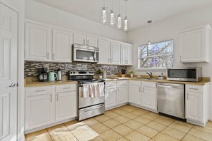 Entire 8-BR Home Near Tesla & Samsung Sites Reviews, Deals & Photos ...