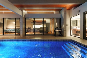 8 piscinas externas