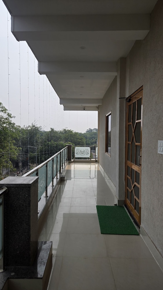 Girivar Dham - Vrindavan