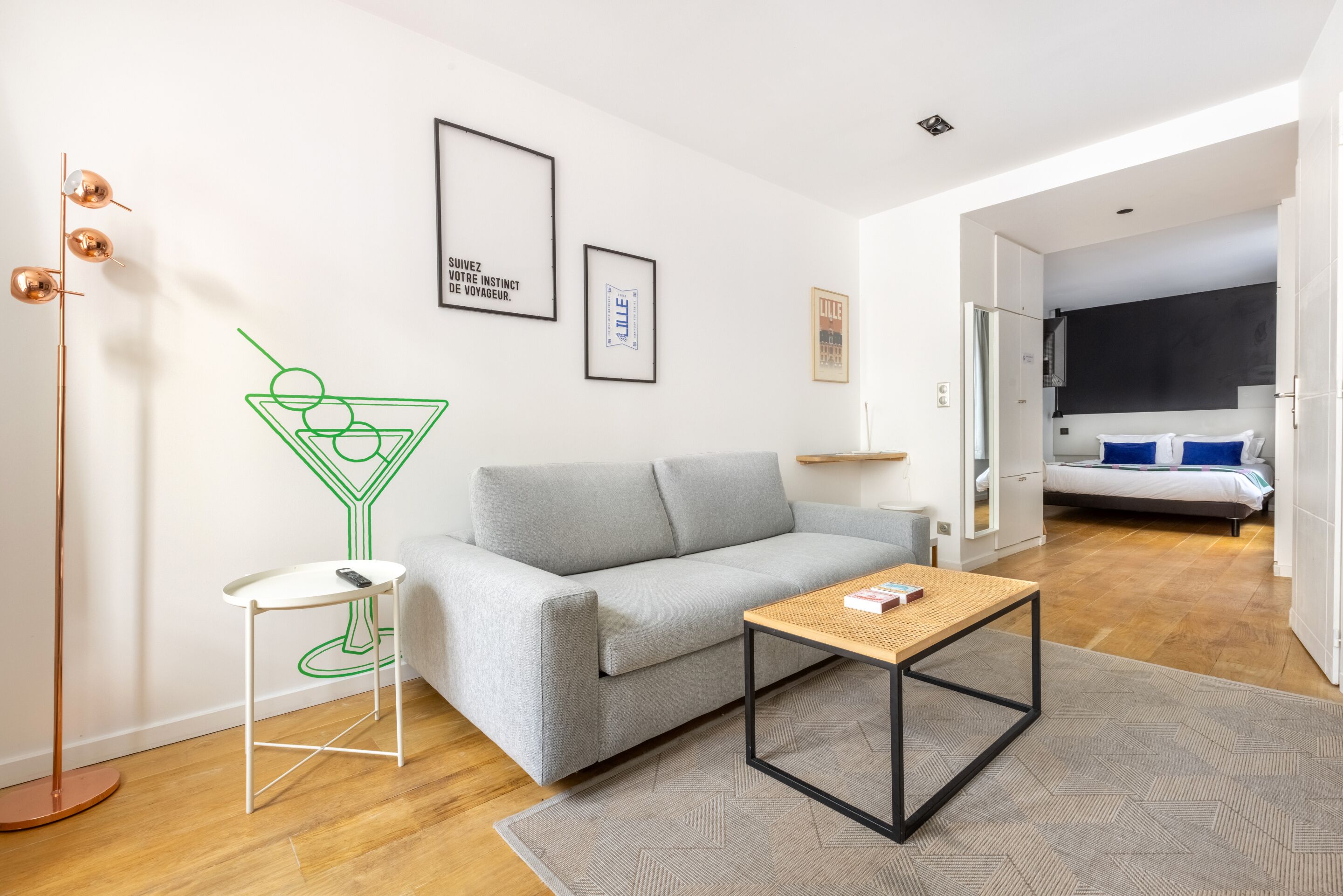 Apartamento superior, suíte (La Vieille Bourse) | Cortinas blackout, ferros/tábuas de passar roupa, Wi-Fi de cortesia