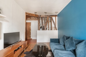 Rosiers – Beautiful apartment in central Marais, Paris: Room, Prices ...