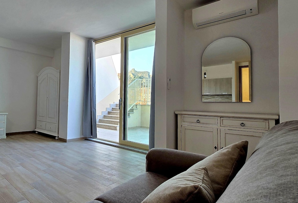 Apartment With Terrace And Air Conditioning - Castelsardo