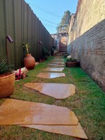 Casa, vista para a montanha | Sala de estar | Televisor 