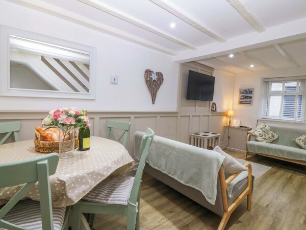 27 Kingshead Street - Pwllheli