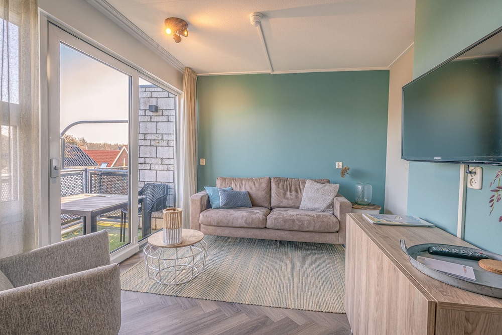 Tasteful 2-person Apartment Near The Center Of De Koog - Texel