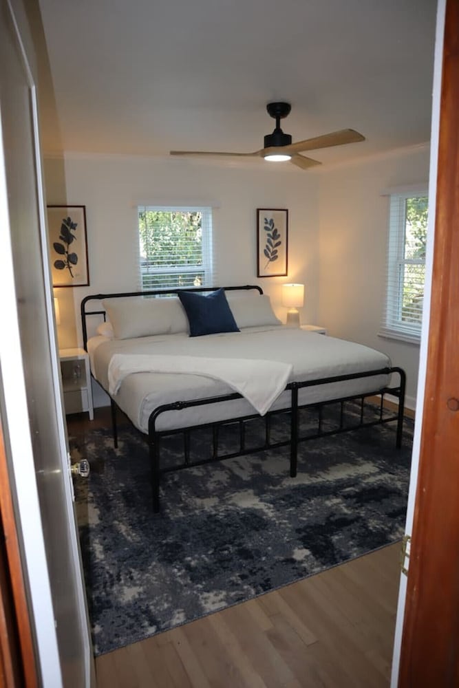 Jaunty 3B 2B |Bishop Arts|Dwtn|Pool Table|FreePrkg Reviews, Deals ...