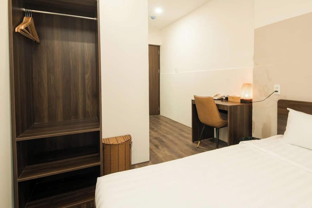 Quarto Duplo Económico | Secretária, Wi-fi grátis