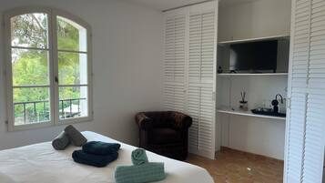 Quarto Duplo Deluxe, ar condicionado, vista para a montanha | Roupa hipoalergénica, Wi-fi grátis, roupa de cama fornecida