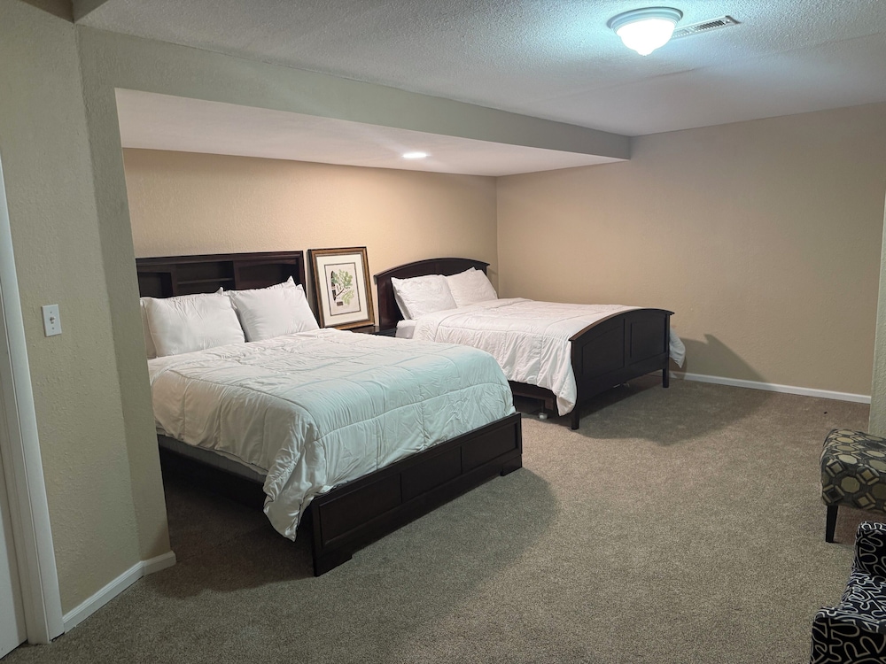 Enchanting 2-bedroom house with AC in Denver - Denver | Stayz