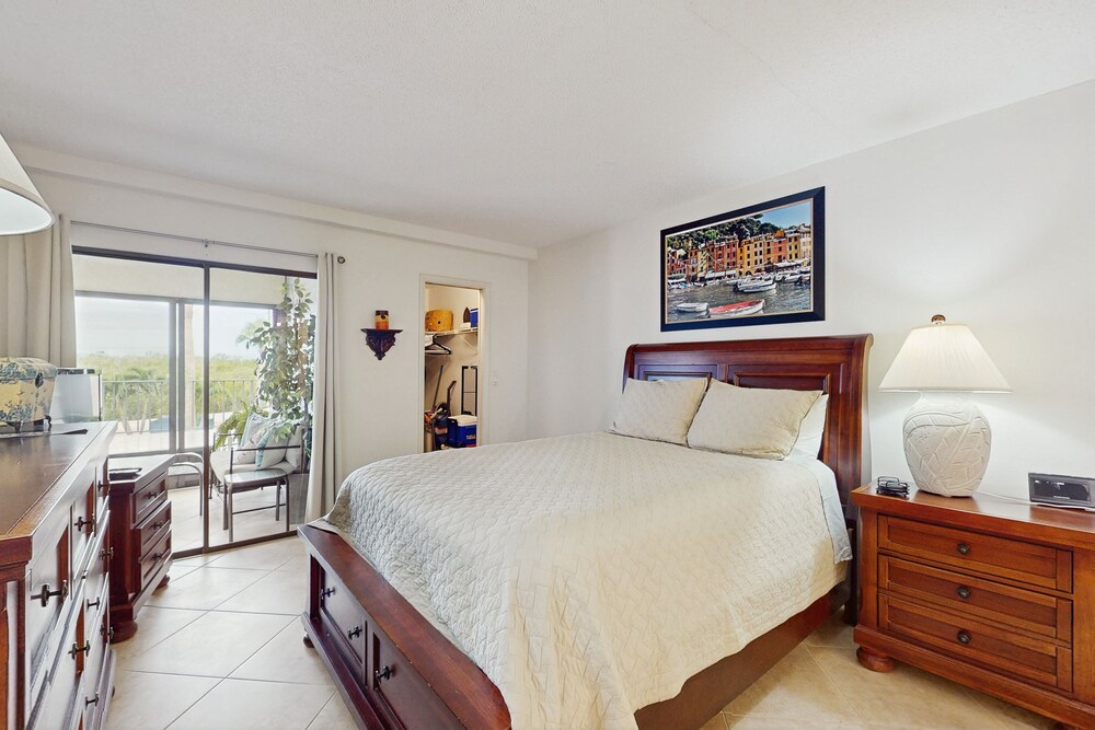 Waterfront snowbird friendly condo with pool, sundeck, and steps away ...