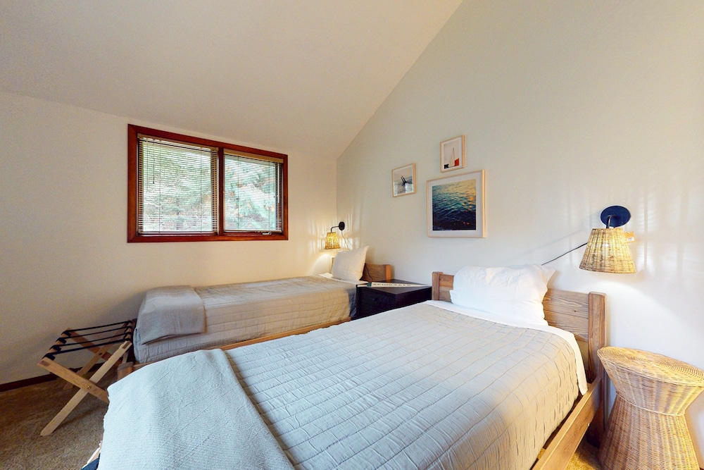 Lakeside luxury Home—dock, firepit, and easy access to Michigan’s best ...