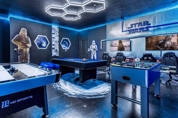 Family Resort Homegame Room, Cinema & Theme Rooms - Kissimmee, FL