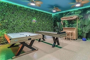 Casa (Multiple Bedrooms) | Parte interna