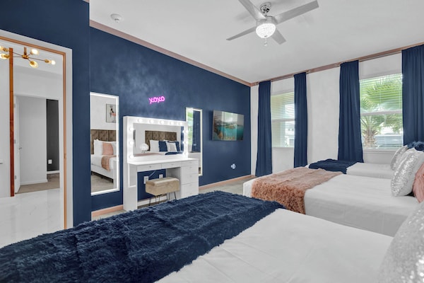 Upstay Epic 15br Mansion For Big Groups Near Parks - Kissimmee