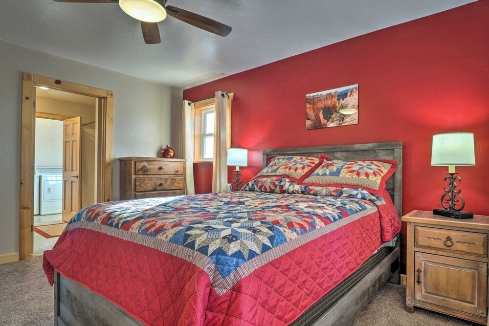 Balcony • Fire Pit •Near Zion, Bryce +Grand Canyon - Kane County | Vrbo