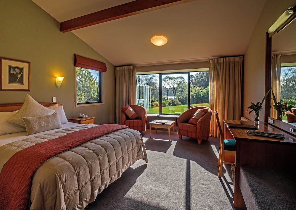 Wilderness Lodge Lake Moeraki - Haast