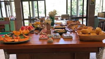 Pequeno-almoço completo diário incluído