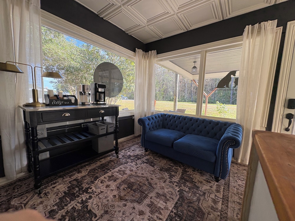 The Tally Motel - Tallahassee, FL