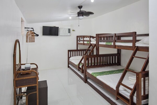 Almost Heaven Lake Resort - Lumban