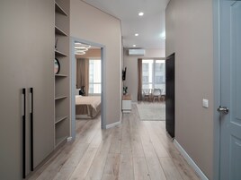 Apartamento Comfort, 1 cama king-size e sofá-cama, vista para a montanha | Cofre no quarto, secretária adequada para computadores portáteis 