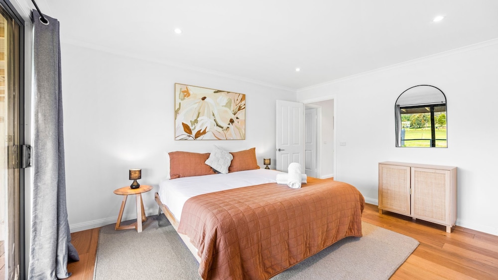 Kelly Creek Farm - Tolmie - Sleeps 10 - Tolmie | Vrbo