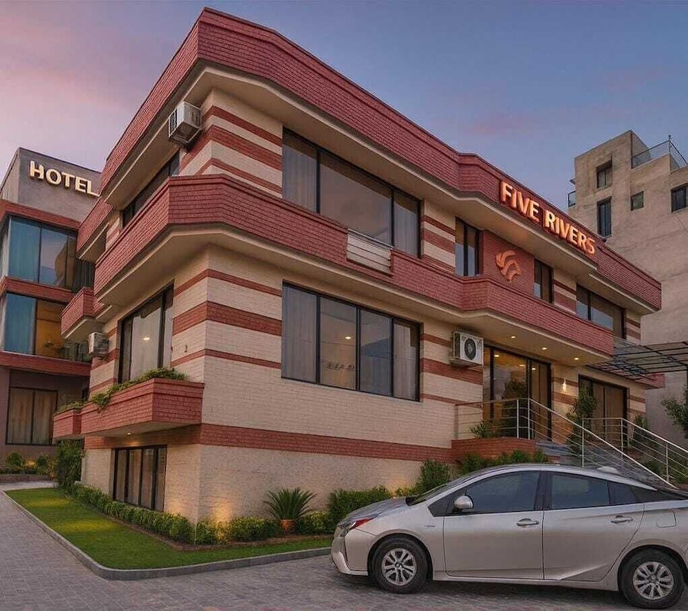 Hotel Five Rivers Airport Road - Lahore