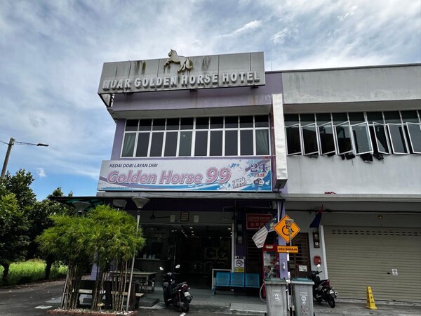 Oyo 91242 Muar Golden Horse Hotel - Muar