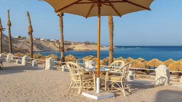 Vista para praia/oceano