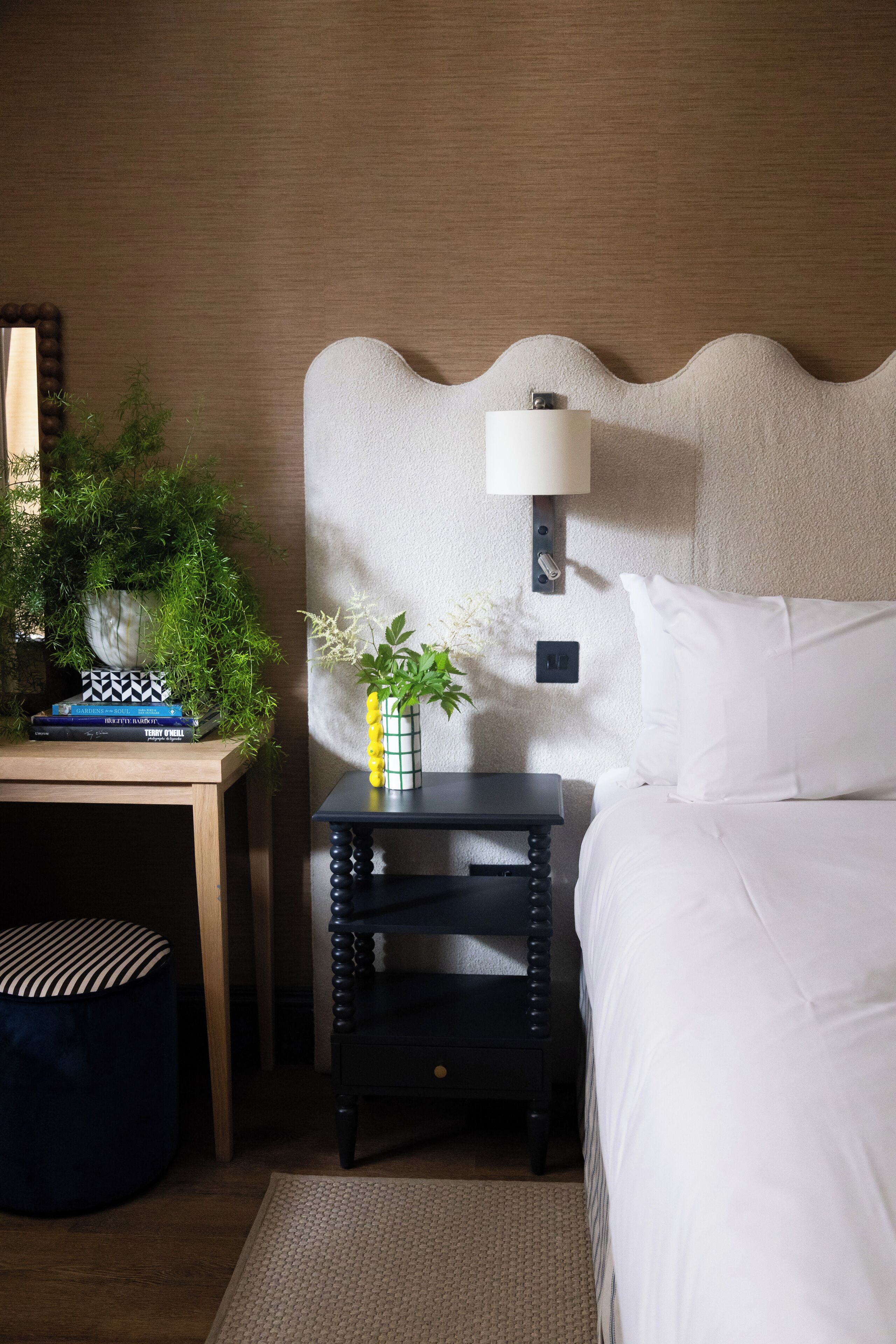 Quarto casal ou duplo luxo | Cofres nos quartos, espaço de trabalho para notebook, cortinas blackout