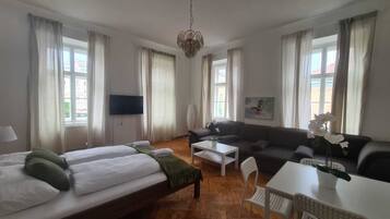 Apartamento básico | Ferros/tábuas de passar roupa, Wi-Fi de cortesia