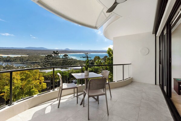 Belle de Jour: 2 bed, AC, Short walk to Hastings Reviews, Deals ...