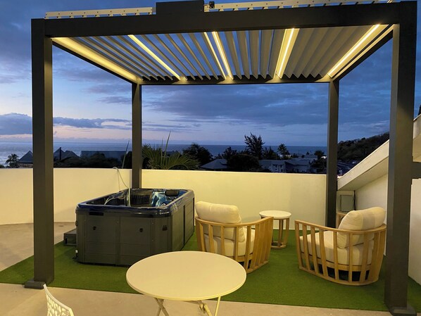 Suite de Luxo, vista para o mar | Terraço/pátio interior