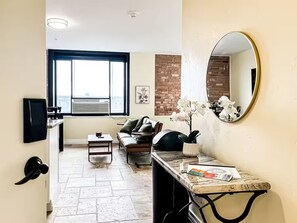 Stunning Modern Suite w/ Fully Stocked Kitchen Reviews, Deals & Photos ...