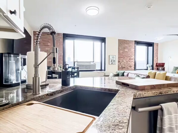 Stunning Modern Suite w/ Fully Stocked Kitchen Reviews, Deals & Photos ...