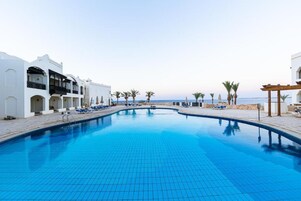 7 piscinas exteriores 