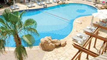 7 piscinas exteriores
