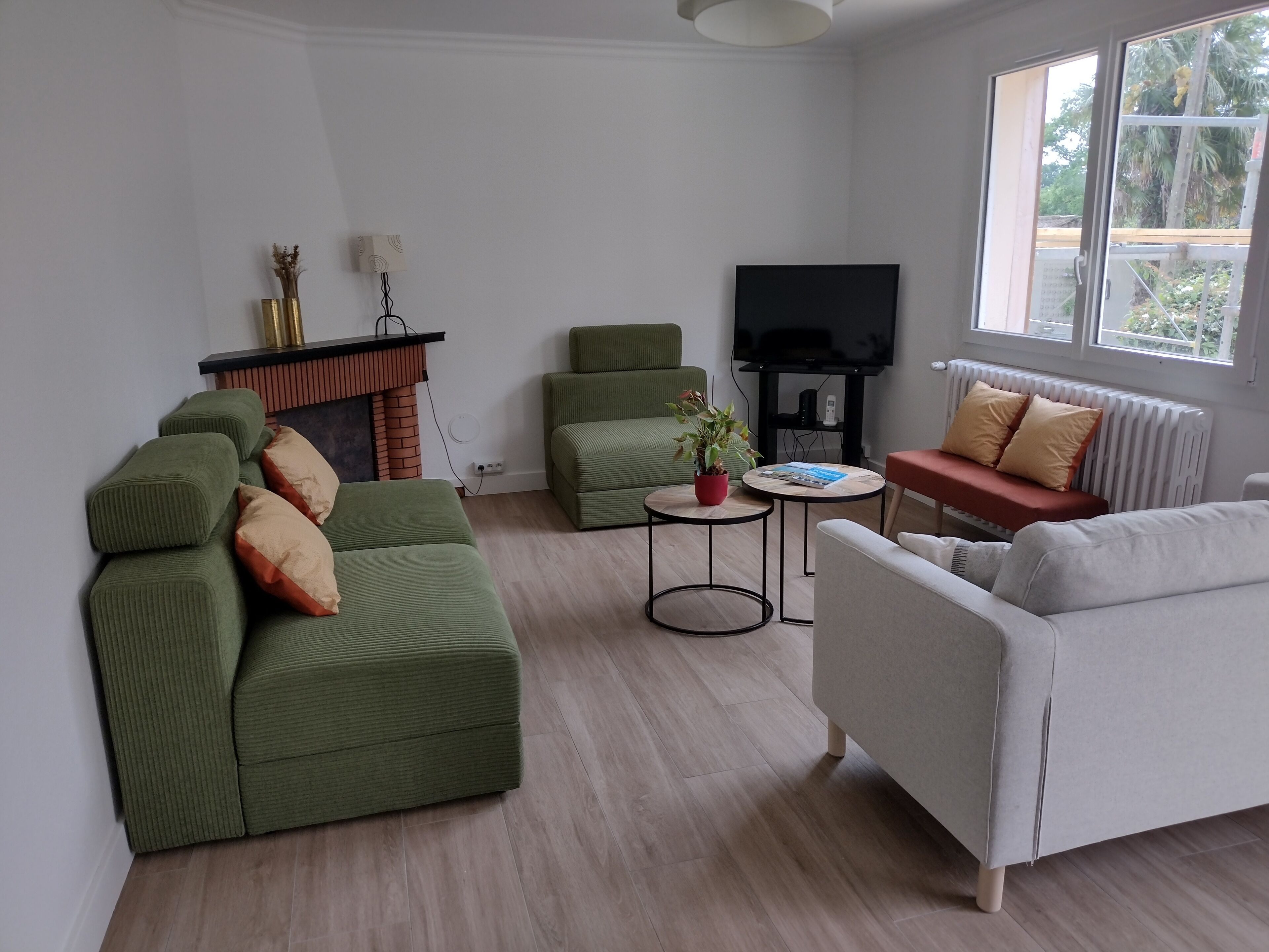 Maison Au Calme Dans Un Grand Parc. A Proximité De La Côte Et Des  Commerces ! - Lamballe