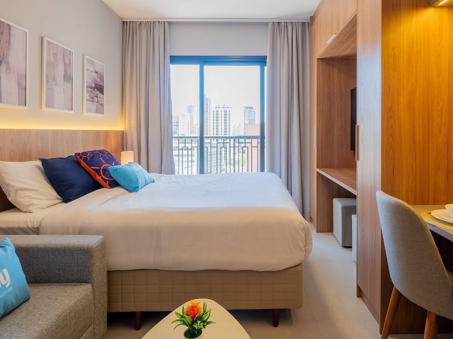 Estúdio | Secretária adequada para computadores portáteis, Wi-fi grátis