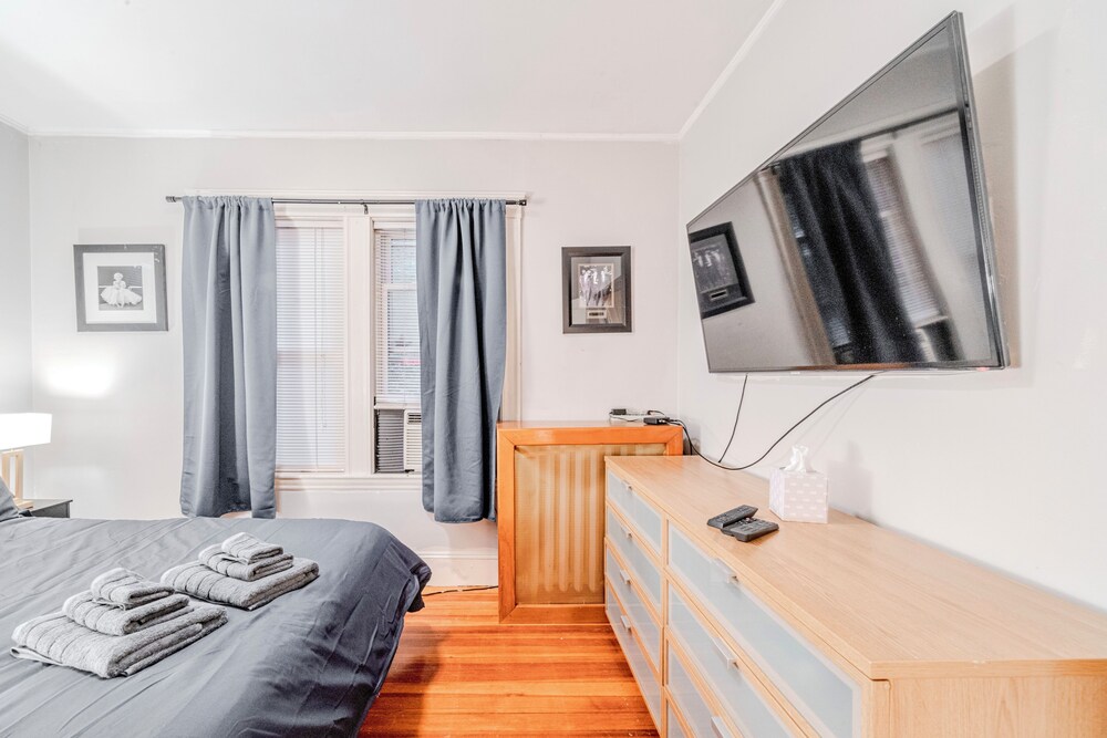Old Brookline Charm 5 min Longwood In-Unit Laundry - Brookline | Vrbo